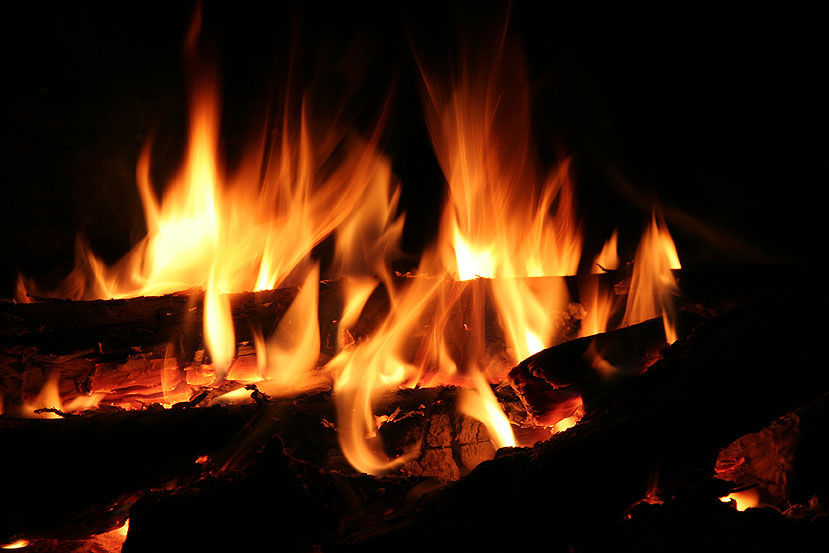 Rêver du feu : Signification & interpretation de ce rêve Rêver du feu : Signification & interpretation de ce rêve